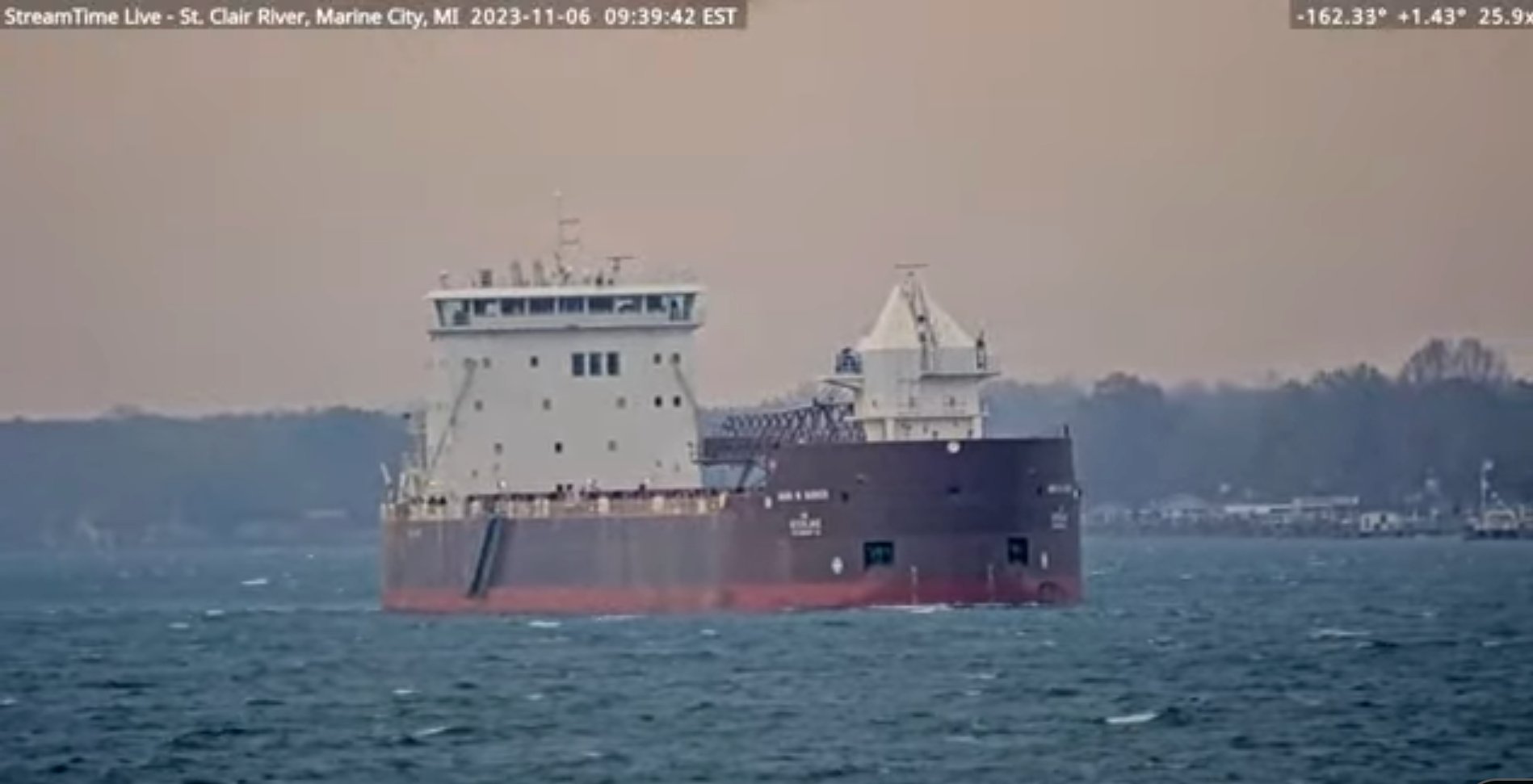 Solve Whitecaps on the river jigsaw puzzle online with 128 pieces