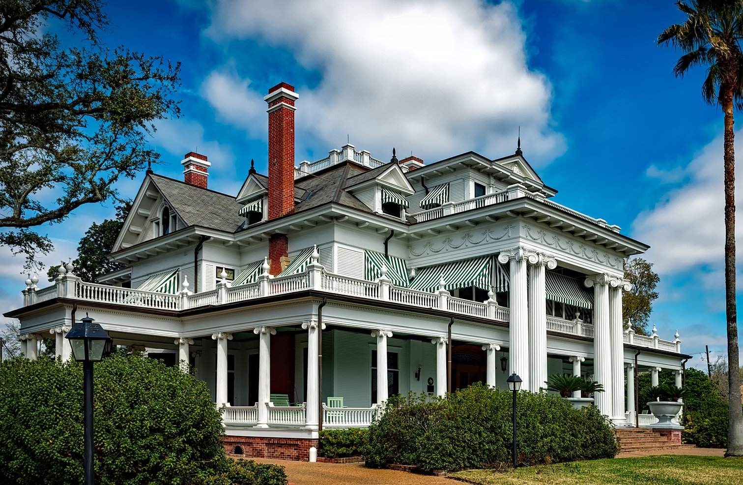 Solve McFadden-Ward House- Victorian Mansion jigsaw puzzle online with ...