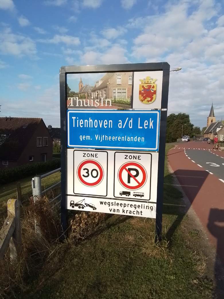Solve Tienhoven aan de Lek Utrecht Netherlands jigsaw puzzle online with 20 pieces