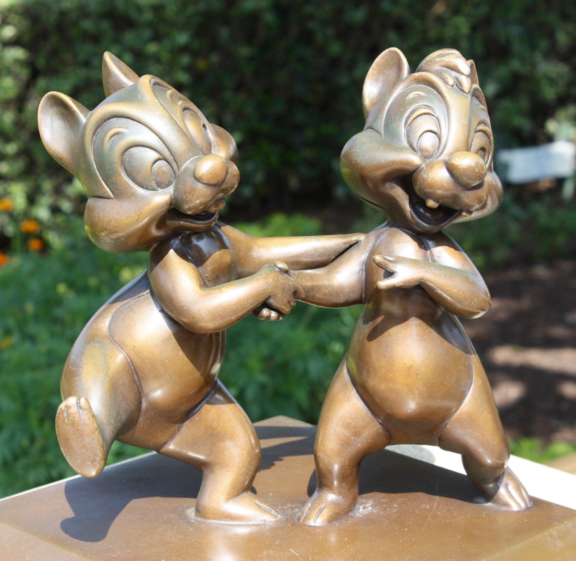 Solve Chip n' Dale jigsaw puzzle online with 25 pieces