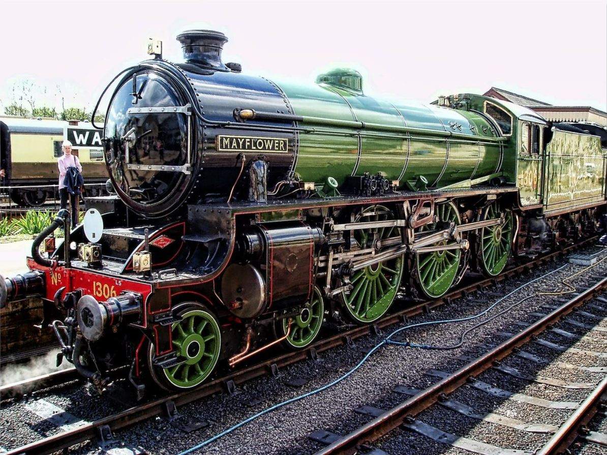 Solve LNER Class B1 4-6-0 1306 Mayflower. jigsaw puzzle online with 63 ...