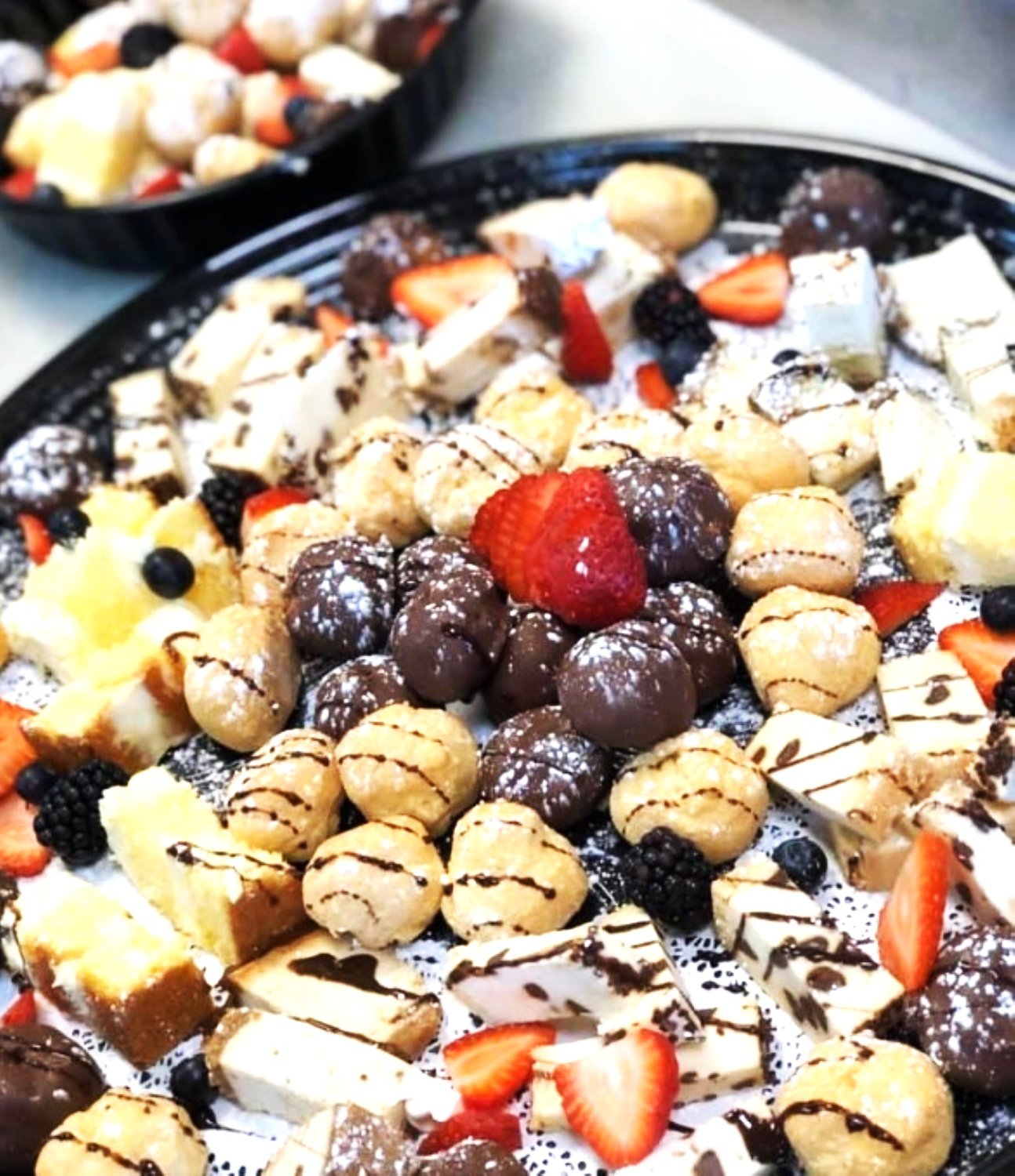 Solve Italian Bindi Cakes jigsaw puzzle online with 255 pieces