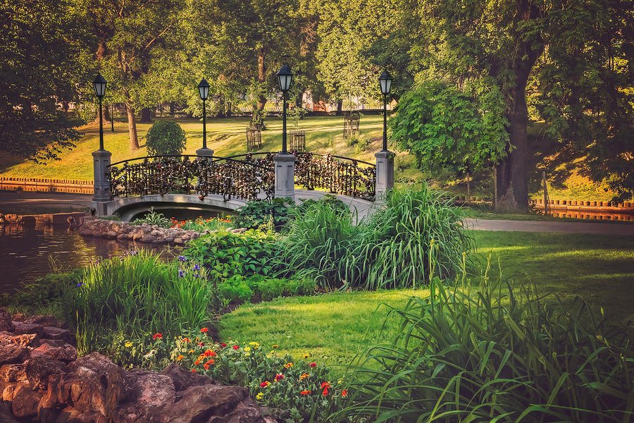 Solve Love Lock Bridge Riga jigsaw puzzle online with 165 pieces