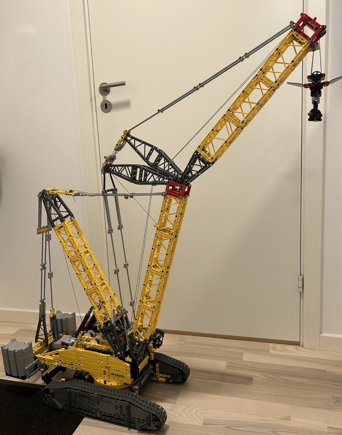 Solve Lego Liebherr Crawler Crane LR 13000 jigsaw puzzle online with ...