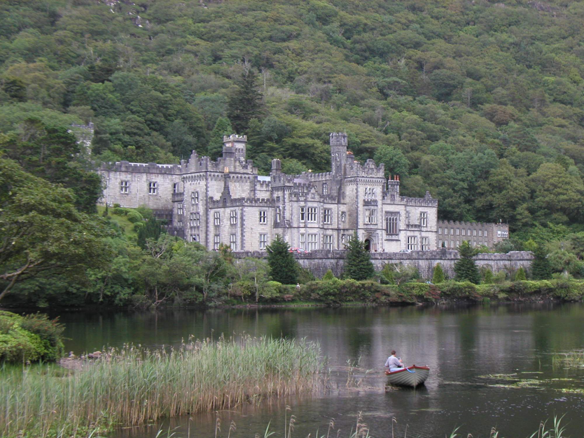 Solve Irish Castle jigsaw puzzle online with 450 pieces