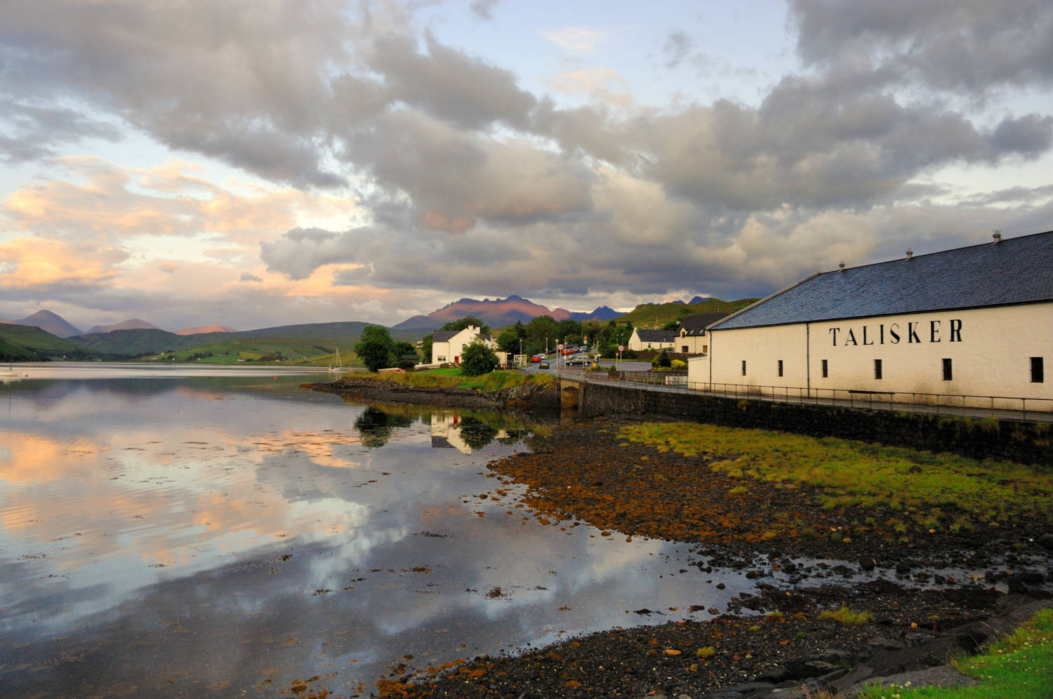 Solve Talisker Distillery, Island Region Scotland jigsaw puzzle online ...