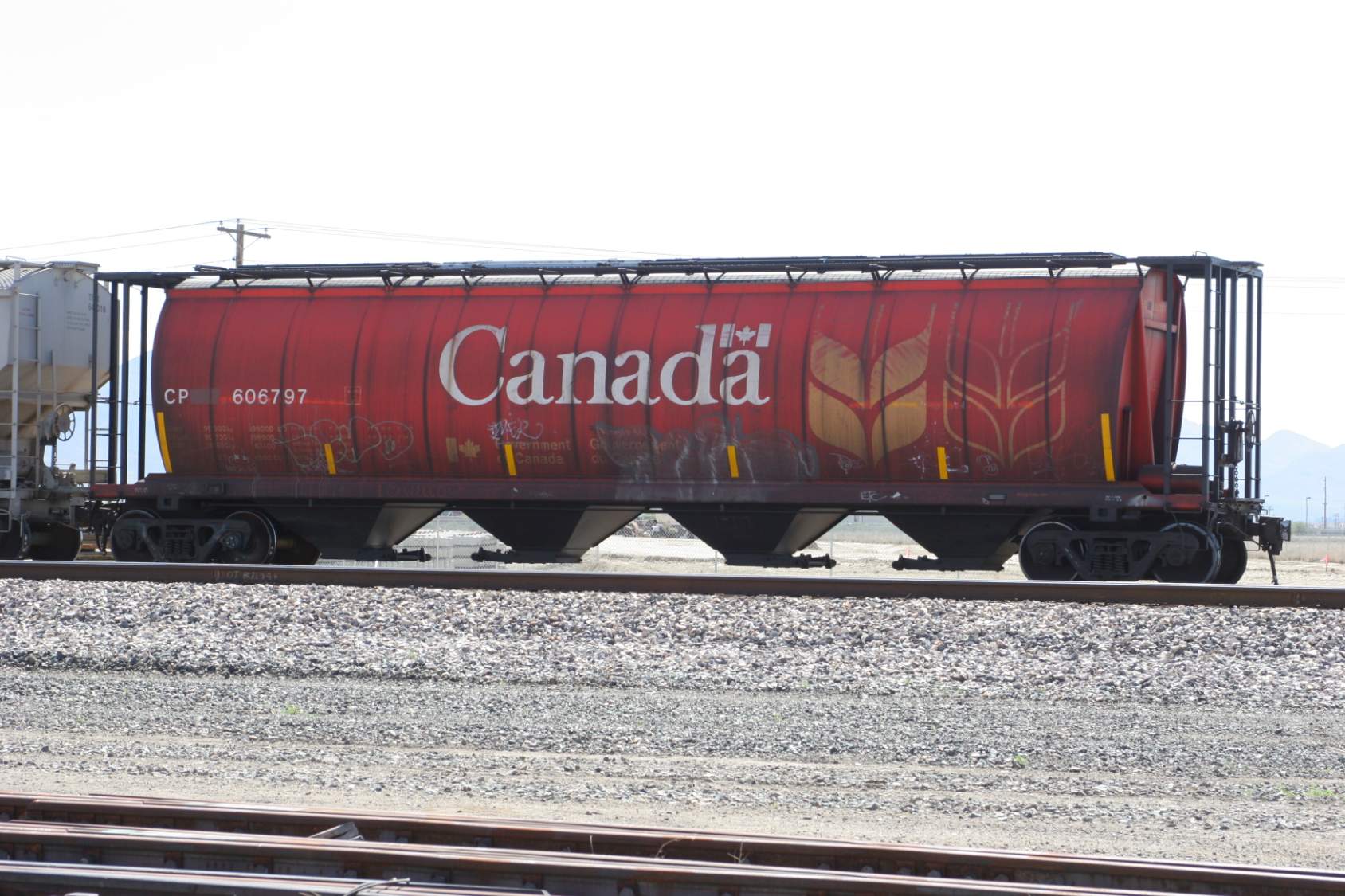 Solve Canadian Cylindrical Hopper jigsaw puzzle online with 126 pieces