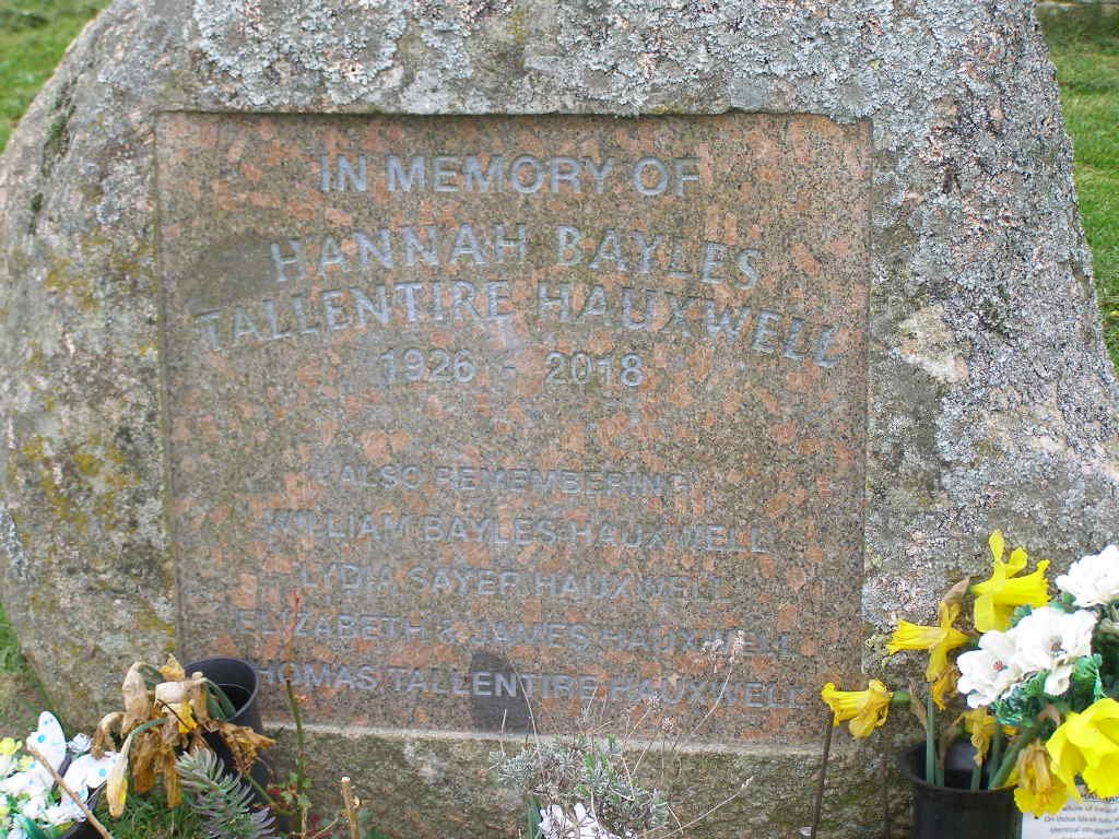 Solve Hannah Hauxwell grave, Romaldkirk jigsaw puzzle online with 48 pieces