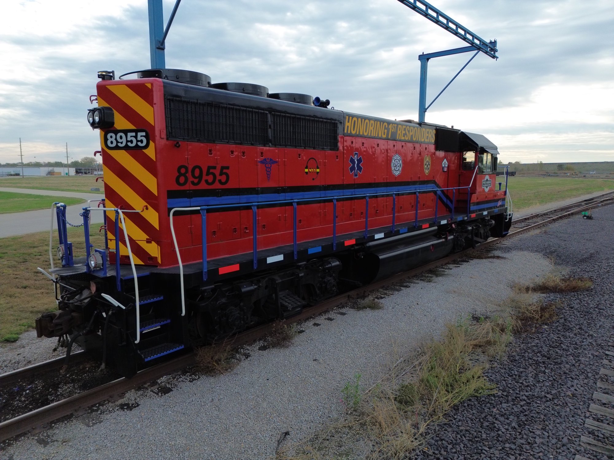 Puzzle | 88 pièces | Port Harbor Railroad PHRR 8955 (GP40) Granite City, Illinois Honoring 1st ...