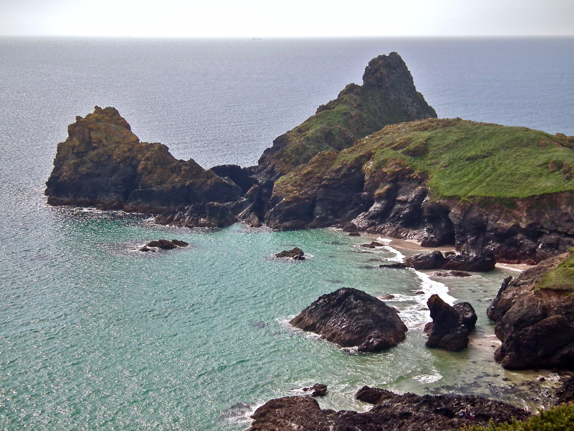 Solve Cornish Coastal Scene jigsaw puzzle online with 99 pieces