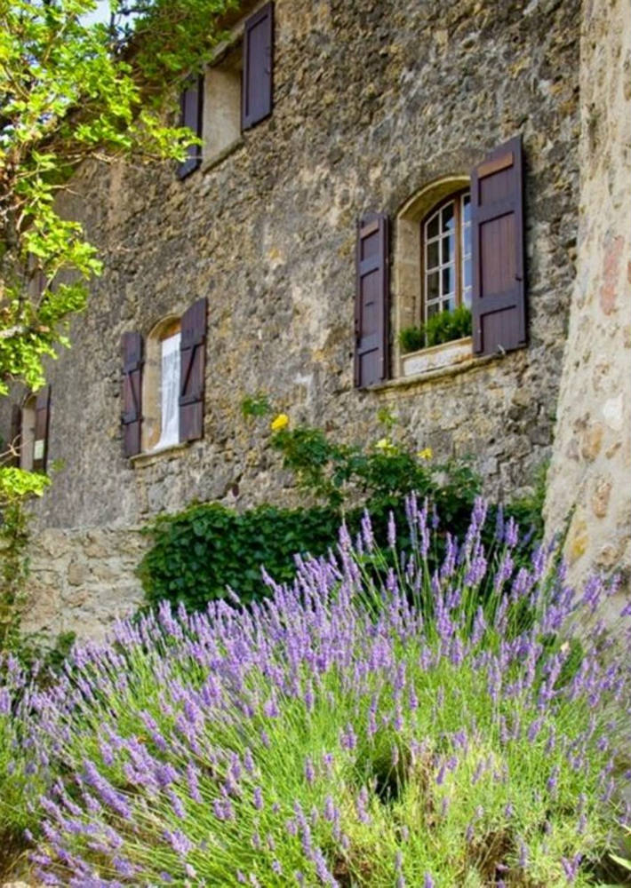 Solve Upper Level Window Shutters jigsaw puzzle online with 70 pieces