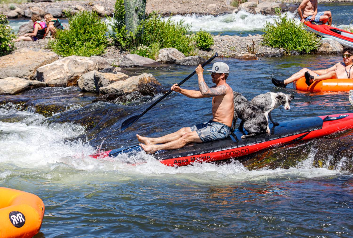 Solve FLOATING WITH FRIENDS jigsaw puzzle online with 96 pieces