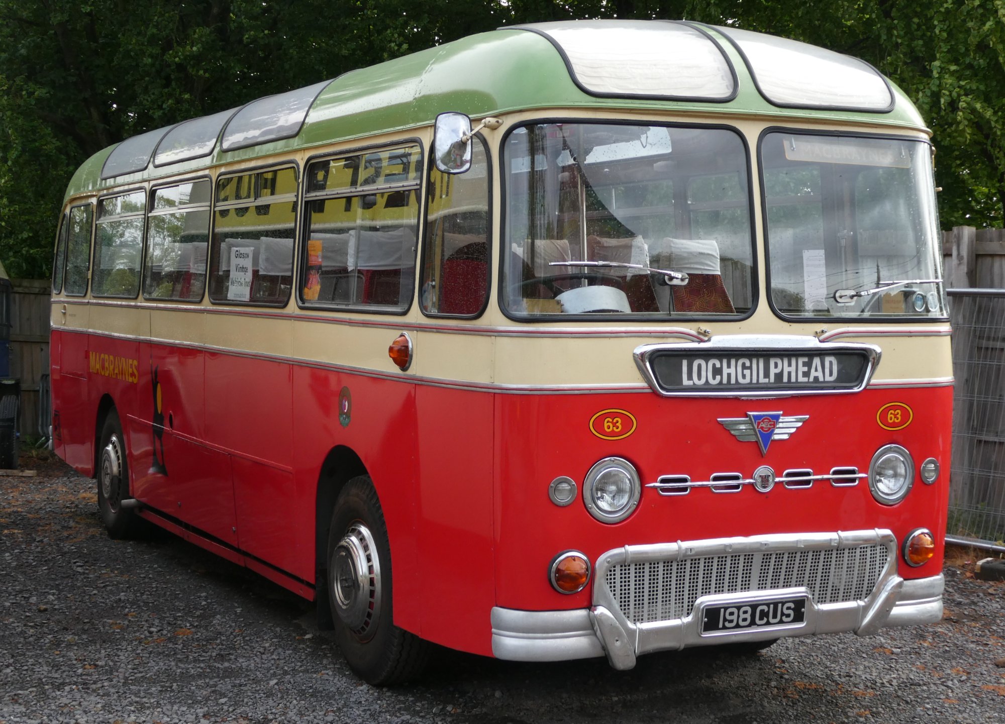 Solve 1961 AEC Reliance/Duple Coach jigsaw puzzle online with 204 pieces