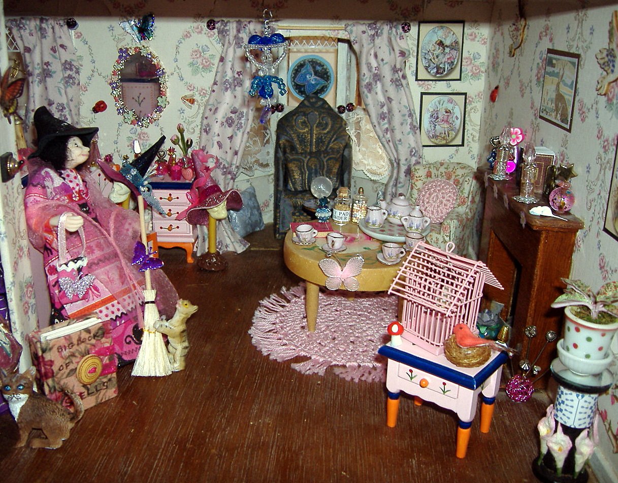 Solve Crafts - Minaturia & Dolls Houses - Turrets Witch House - Dymphna ...