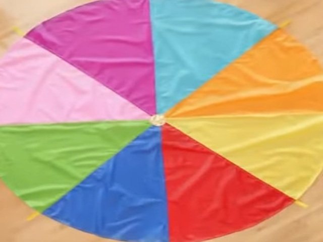 Solve parachute jigsaw puzzle online with 12 pieces