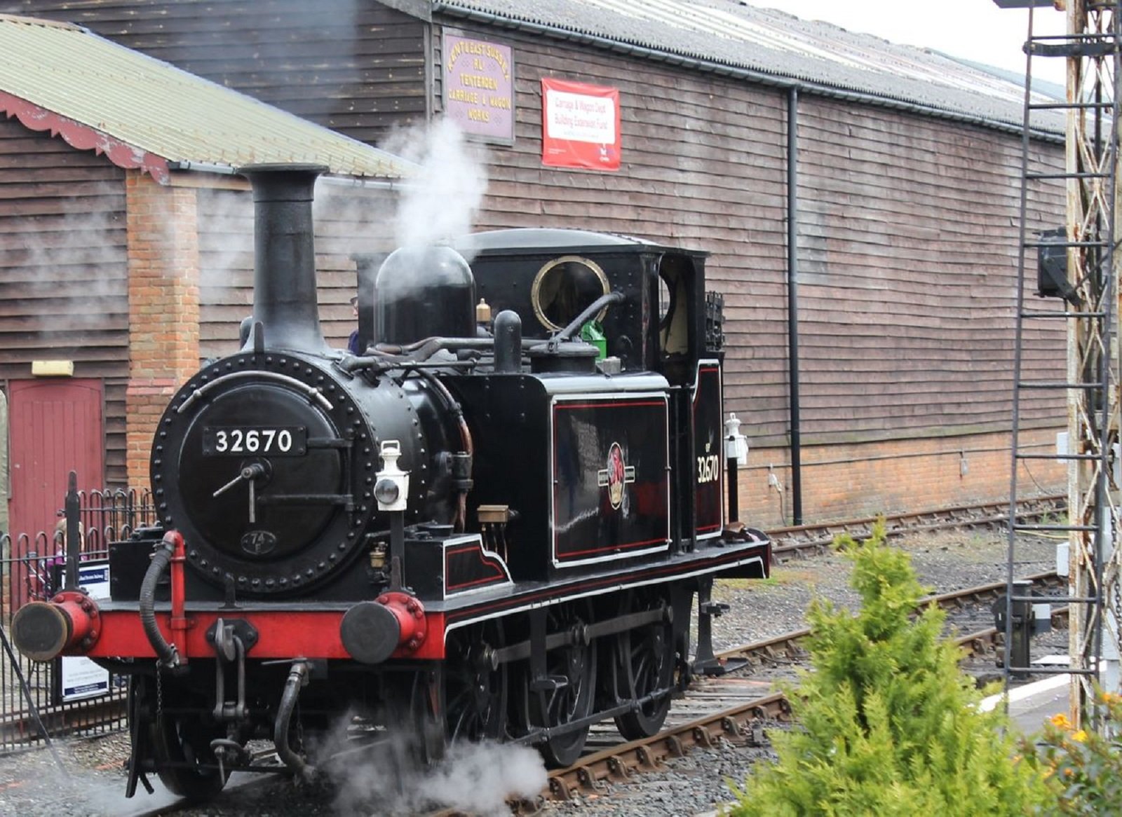 Solve LB&SCR A1 Class 0-6-0T 32670. jigsaw puzzle online with 252 pieces