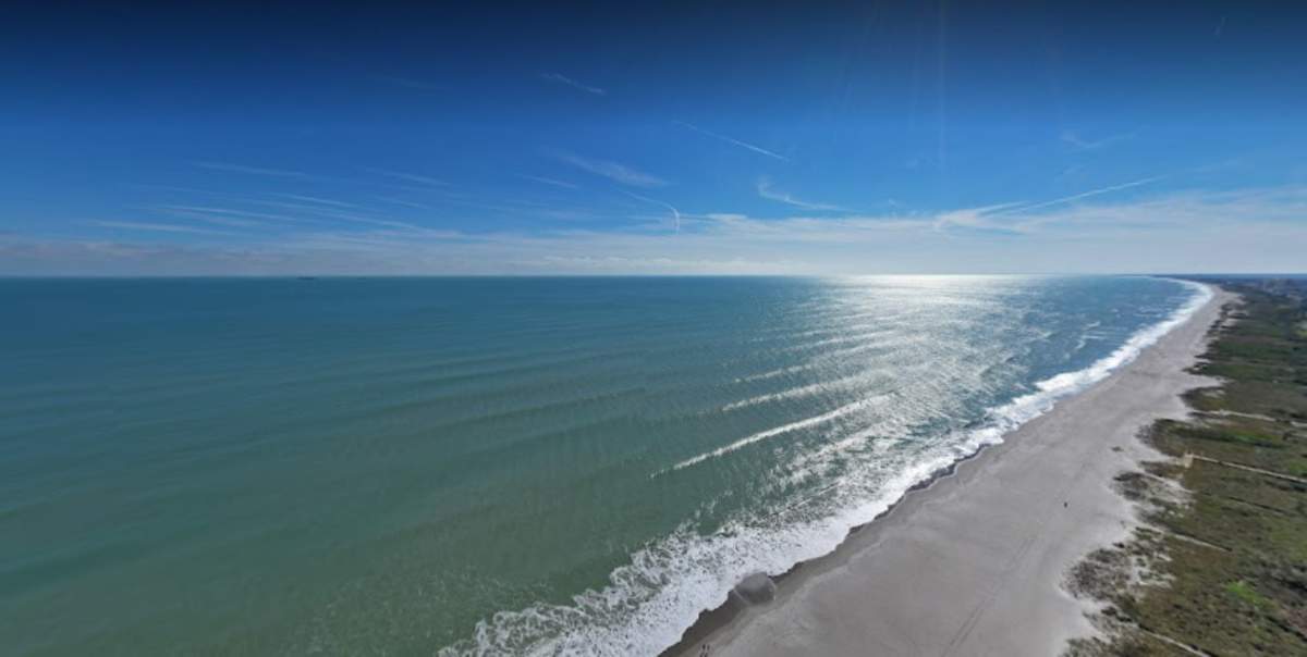 Solve Atlantic Ocean jigsaw puzzle online with 220 pieces