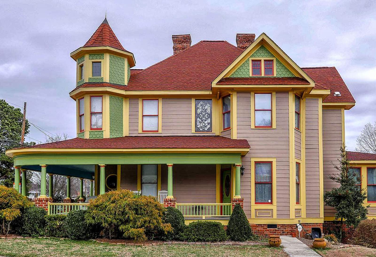 Solve Restored Victorian jigsaw puzzle online with 176 pieces