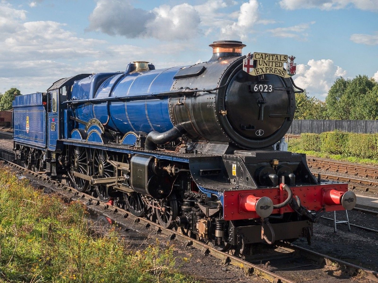 Solve GWR King Class 4-6-0 6023 King Edward II. jigsaw puzzle online ...
