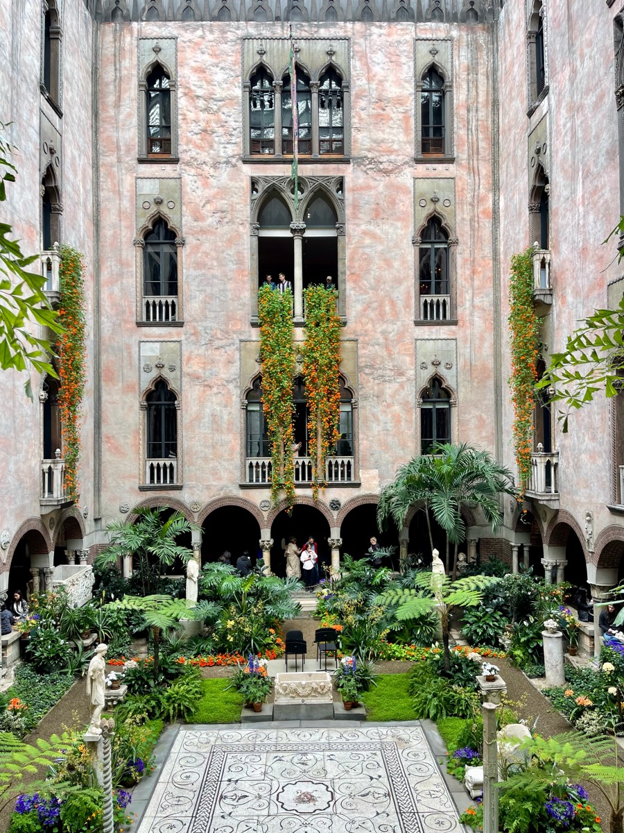 Solve Isabella Stewart Gardner Museum jigsaw puzzle online with 300 pieces