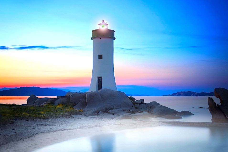 Solve Palau Lighthouse jigsaw puzzle online with 150 pieces