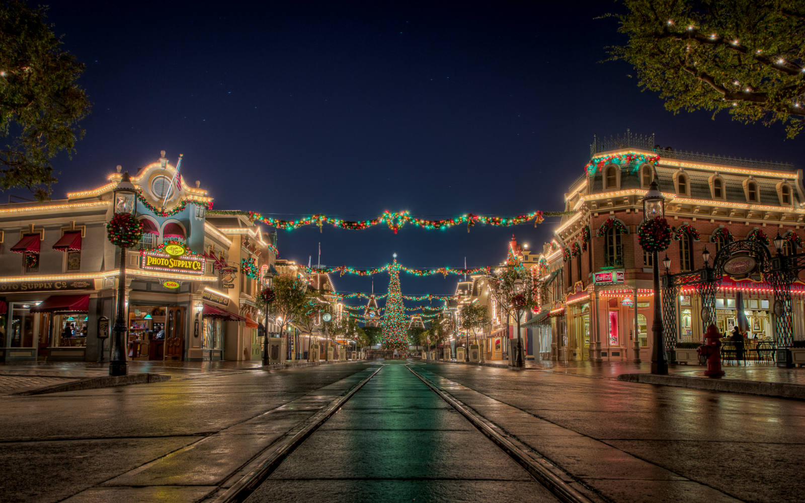 Solve Real Life Christmas Village jigsaw puzzle online with 308 pieces