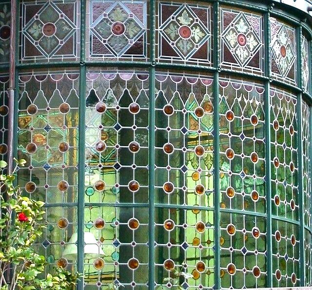 Solve Stained Glass Window jigsaw puzzle online with 36 pieces