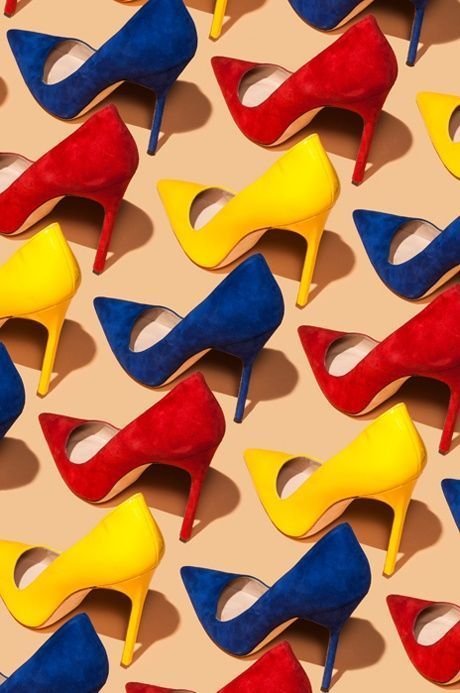 Solve Ladies's color shoes jigsaw puzzle online with 70 pieces