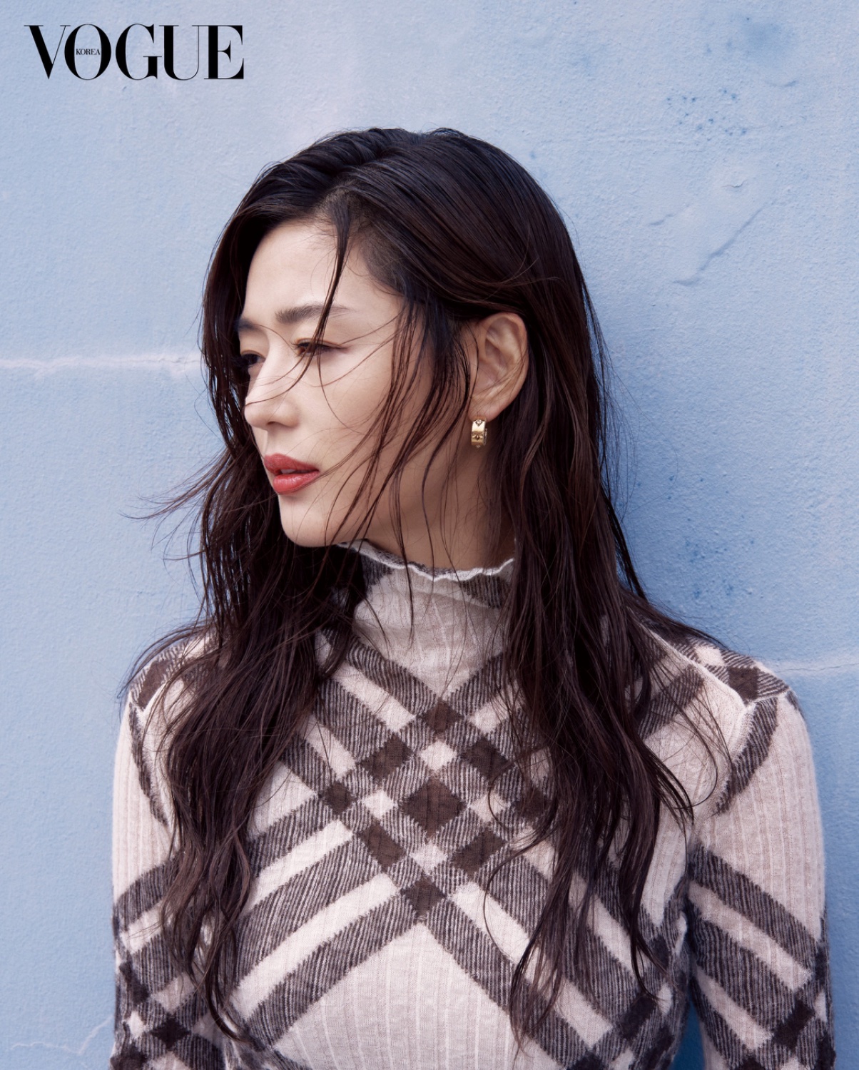 Solve Jun Ji Hyun jigsaw puzzle online with 63 pieces