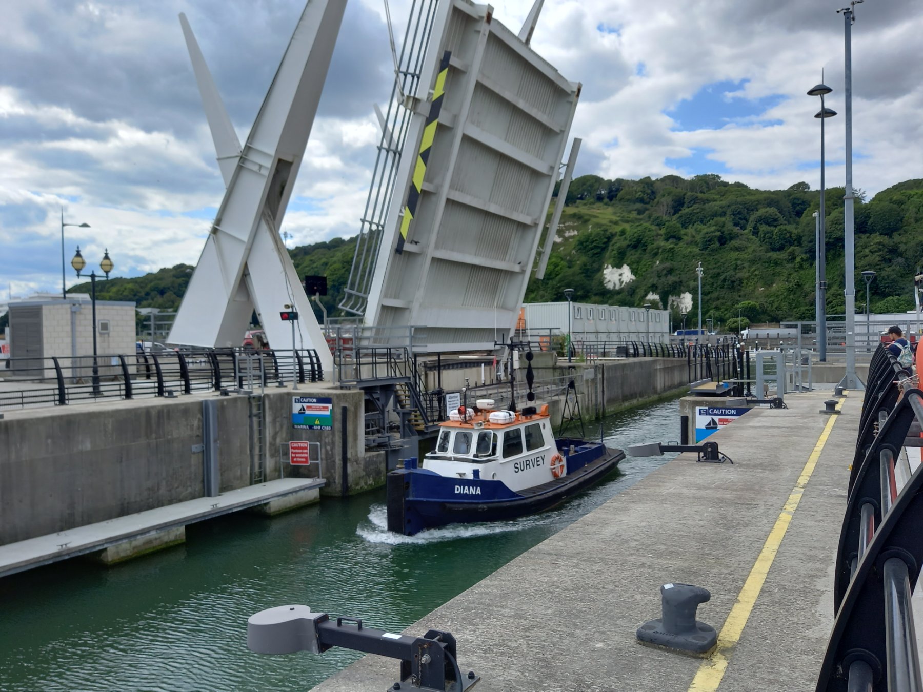 Solve Survey vessel Diana leaving Wellington Dock. jigsaw puzzle online ...