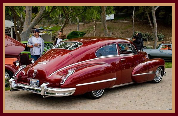 Solve 47 Cadillac sedanette jigsaw puzzle online with 70 pieces
