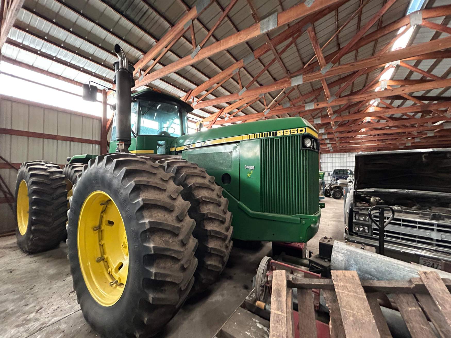 Solve Big John Deere Tractor jigsaw puzzle online with 154 pieces