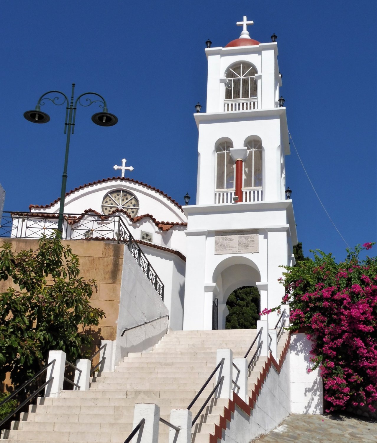 Solve in Rhodes, Greece jigsaw puzzle online with 90 pieces