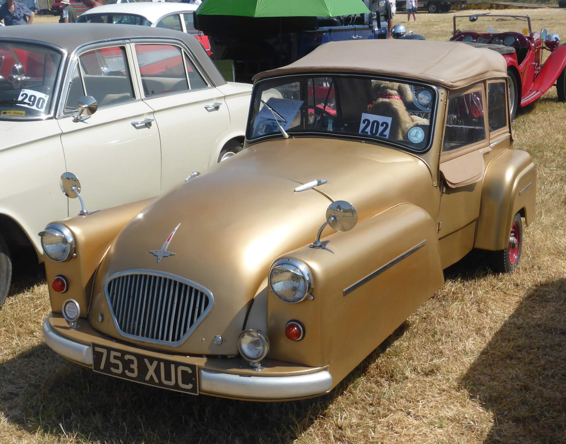 Solve Bond "Minicar" Mark D - 1956 jigsaw puzzle online with 221 pieces