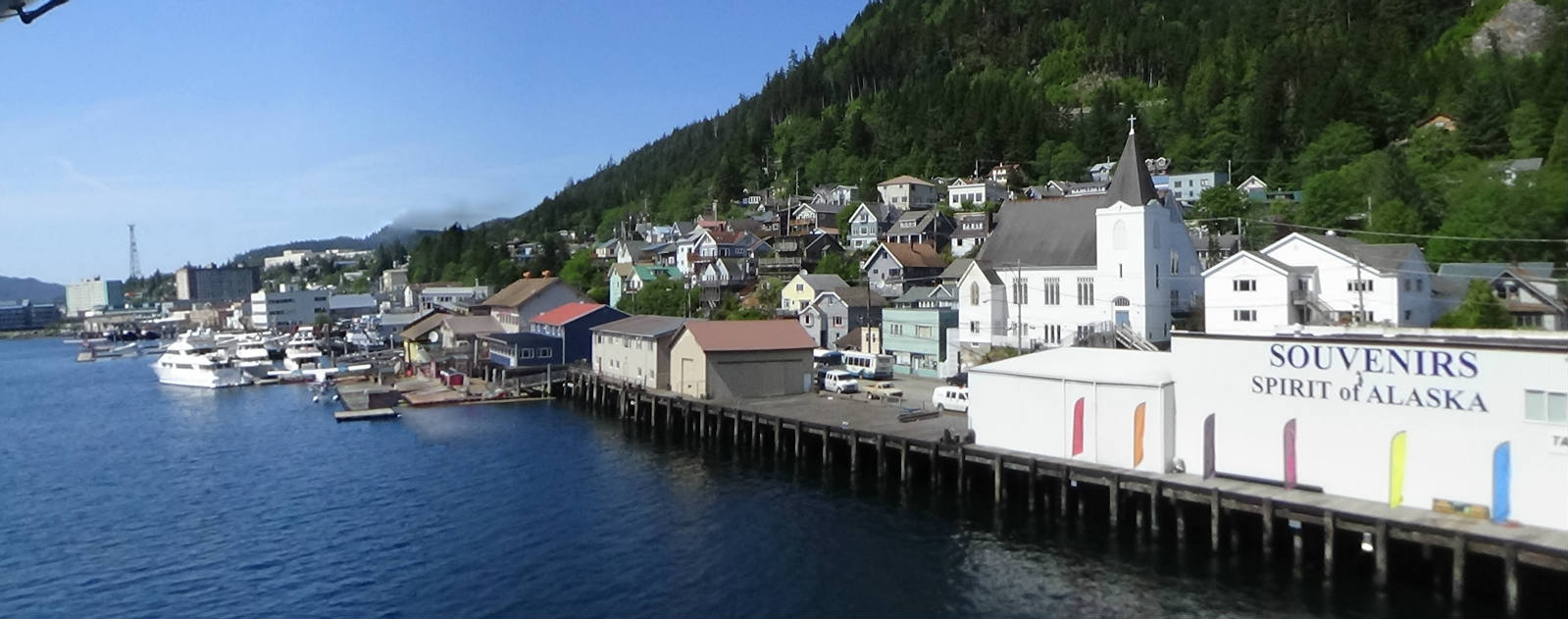 Solve Ketchikan, Alaska jigsaw puzzle online with 260 pieces