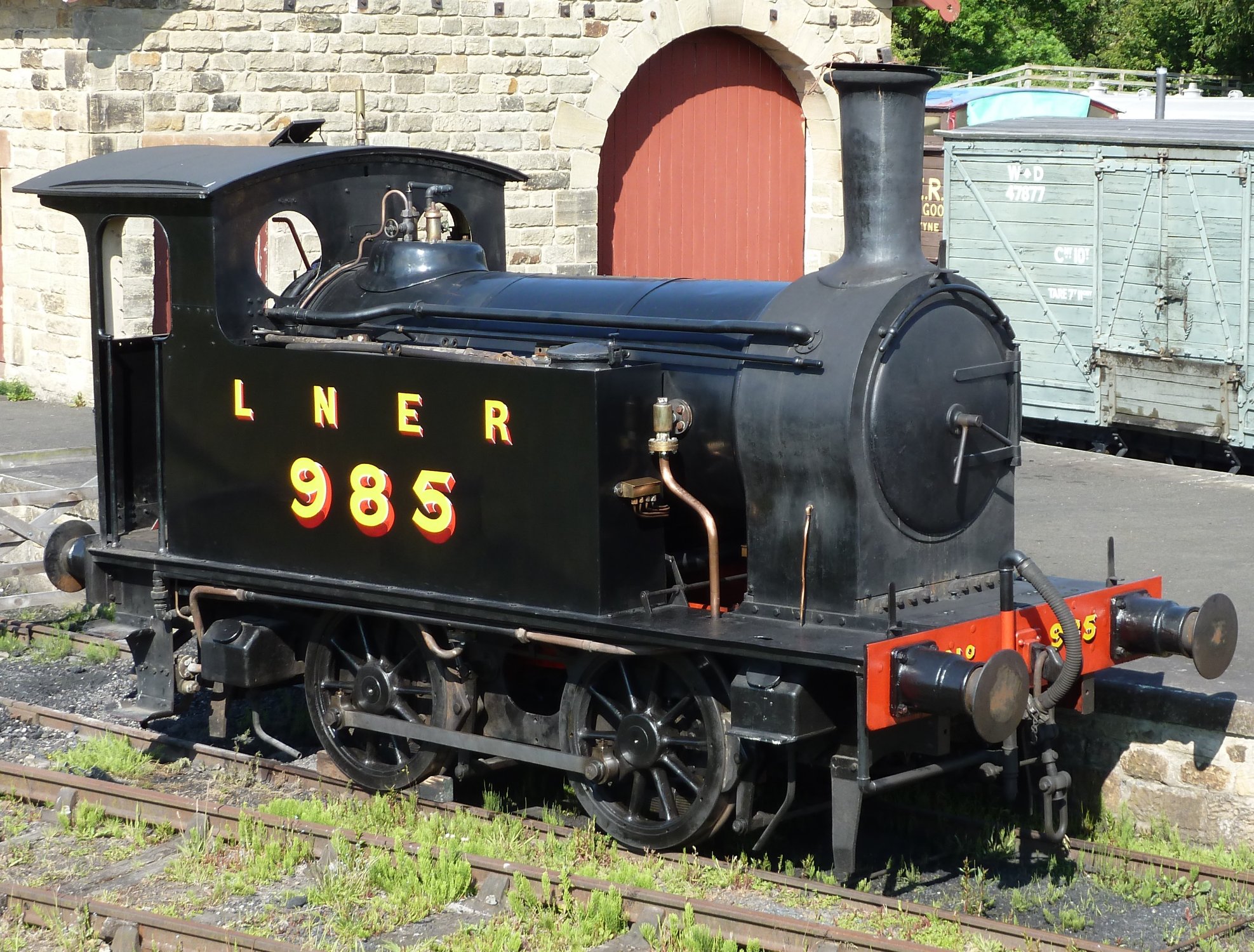 Solve LNER 0-4-0T 'Y7' No.985 jigsaw puzzle online with 204 pieces