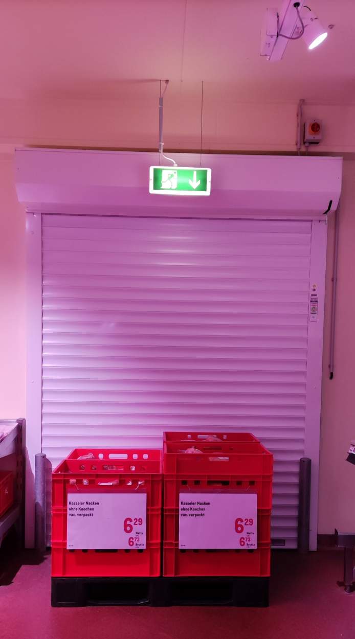 Solve Emergency exit 😳 jigsaw puzzle online with 60 pieces