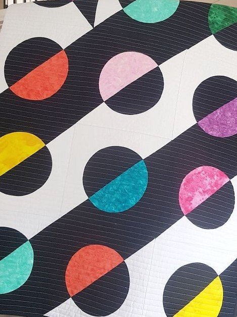 Solve Geometry canvas jigsaw puzzle online with 70 pieces