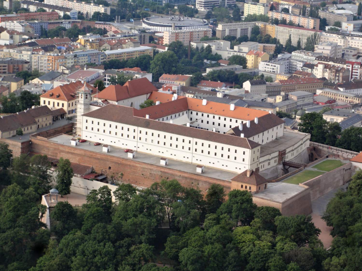 Solve Brno, hrad Špilberk z balonu jigsaw puzzle online with 48 pieces Solve Brno, hrad Špilberk z balonu jigsaw puzzle online with 48 pieces