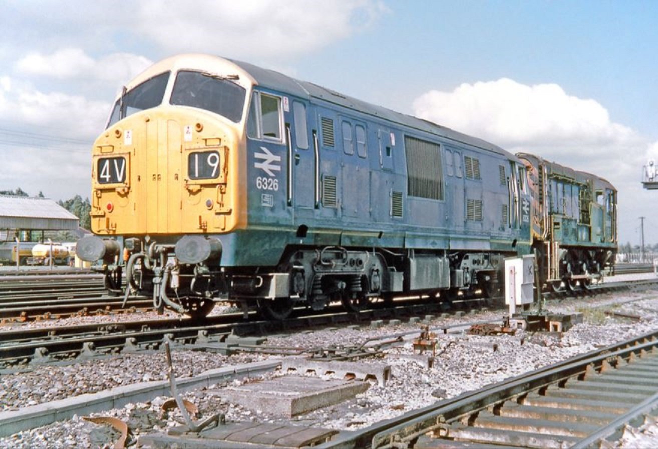 Solve North British Class 22 6326 at Southall. jigsaw puzzle online ...
