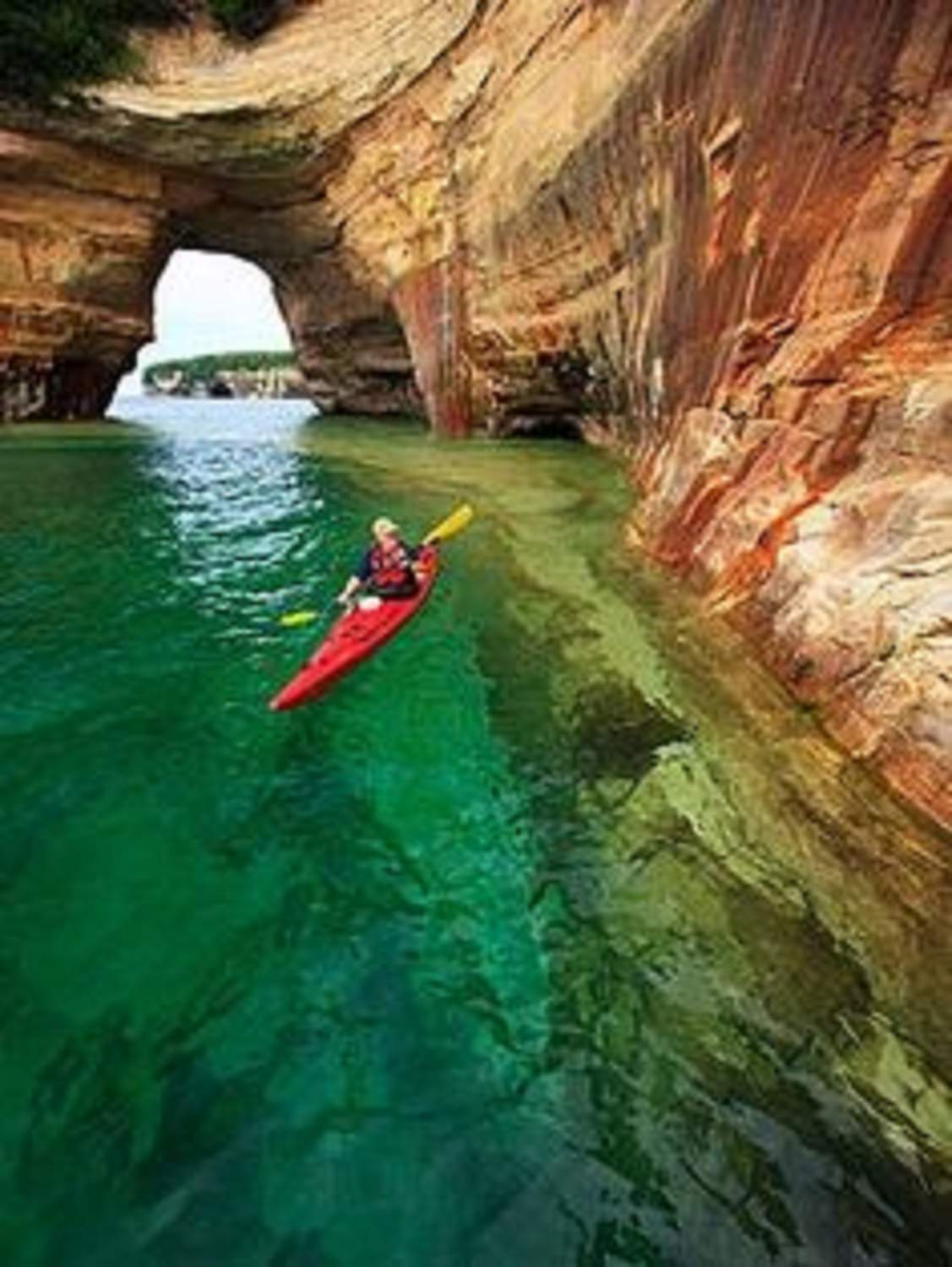 Solve Pictured Rocks National Lakeshore jigsaw puzzle online with 266 ...