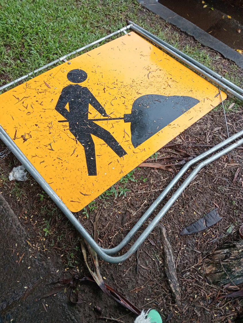 Solve Sign jigsaw puzzle online with 12 pieces