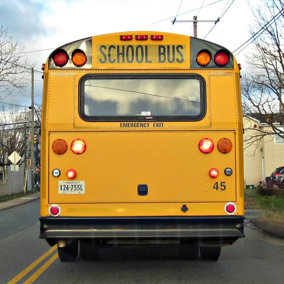 Jigsaw Puzzle | Behind a School Bus | 49 pieces | Jigidi