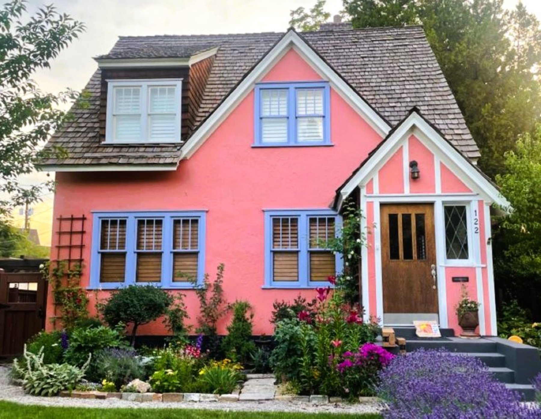 Solve Casas de Colores jigsaw puzzle online with 63 pieces