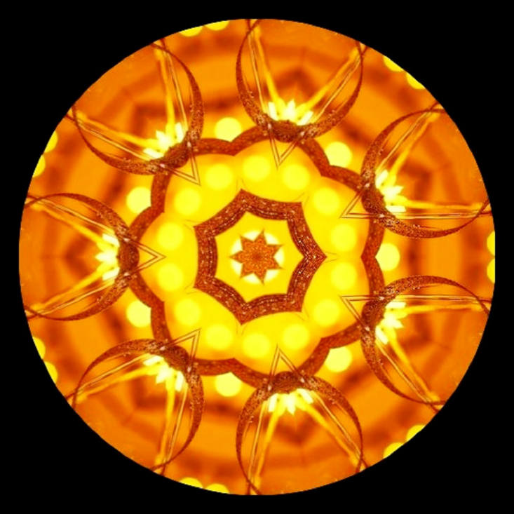 Solve Glowing Amber jigsaw puzzle online with 16 pieces