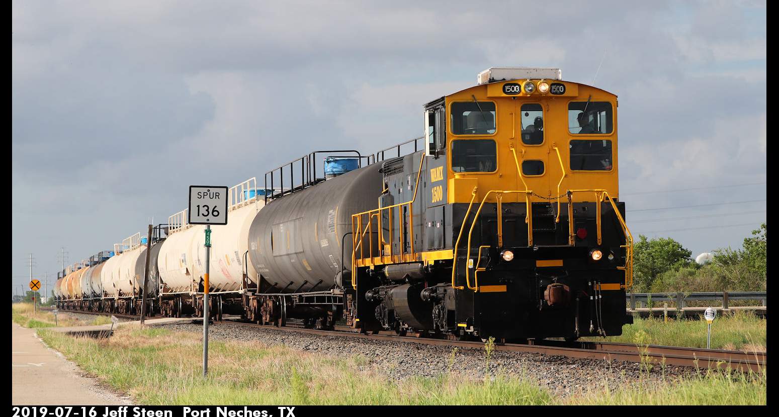 Solve Watco Switch Engine jigsaw puzzle online with 112 pieces