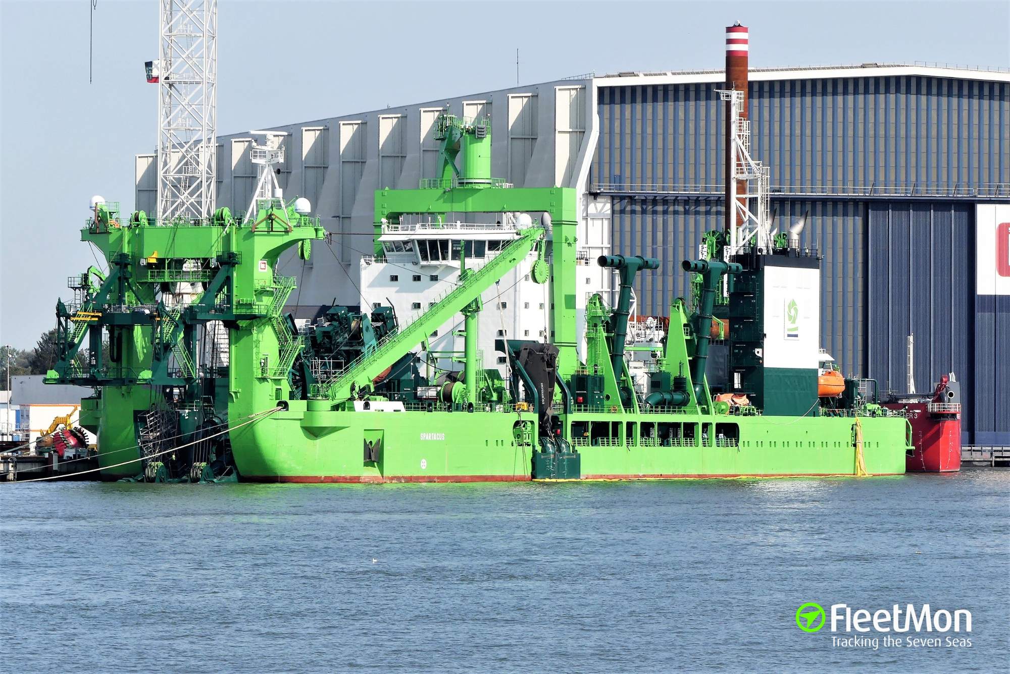 Solve Spartacus Dredging ship_01 jigsaw puzzle online with 600 pieces