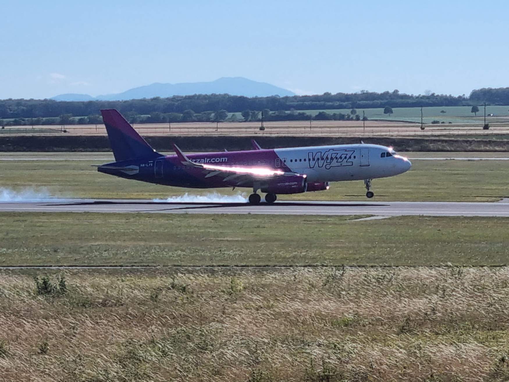 Solve Airbus A320 Wizz Air jigsaw puzzle online with 154 pieces