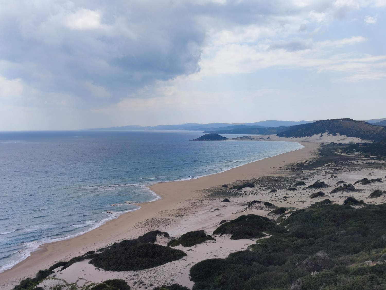 Solve Golden Beach jigsaw puzzle online with 88 pieces