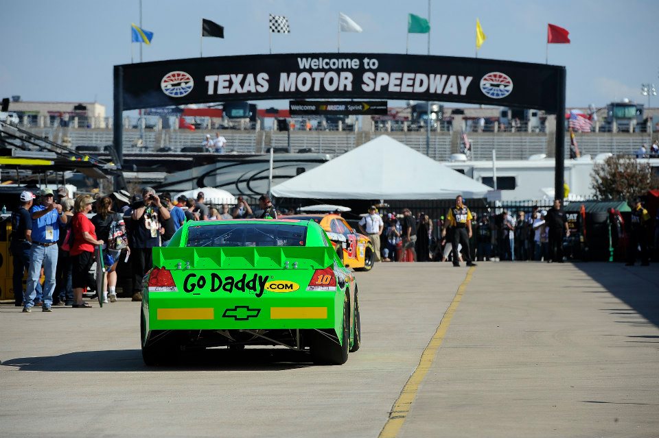 Solve Danica Patrick ready to go to the track jigsaw puzzle online with ...